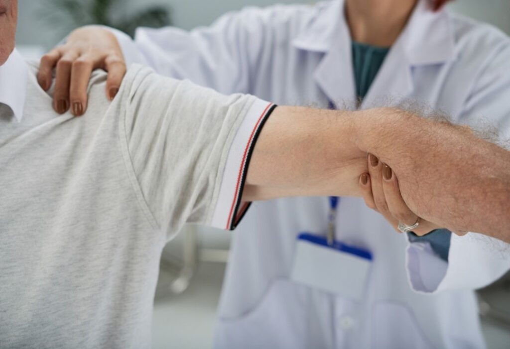 Shoulder Arthroscopy Surgery in Dubai - Dynasty Clinic